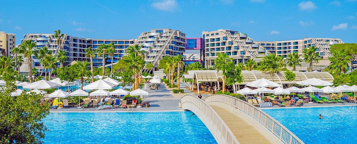 Susesi Luxury Resort - Store, luksuriøse familiesuiter med All ...